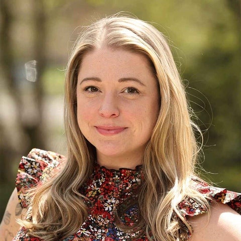 Kelli Van Wasshenova | Faculty & Staff | Denison University